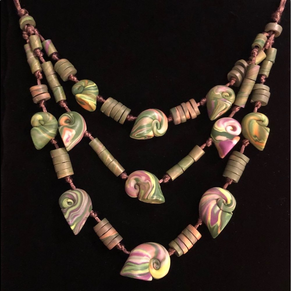 Contemporary Clay Figural Shell Shaped Bead Necklace - Gem